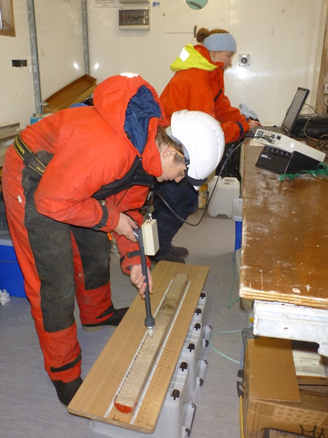 Measuring the magnetic susceptibility of cores | Earth Sciences New ...