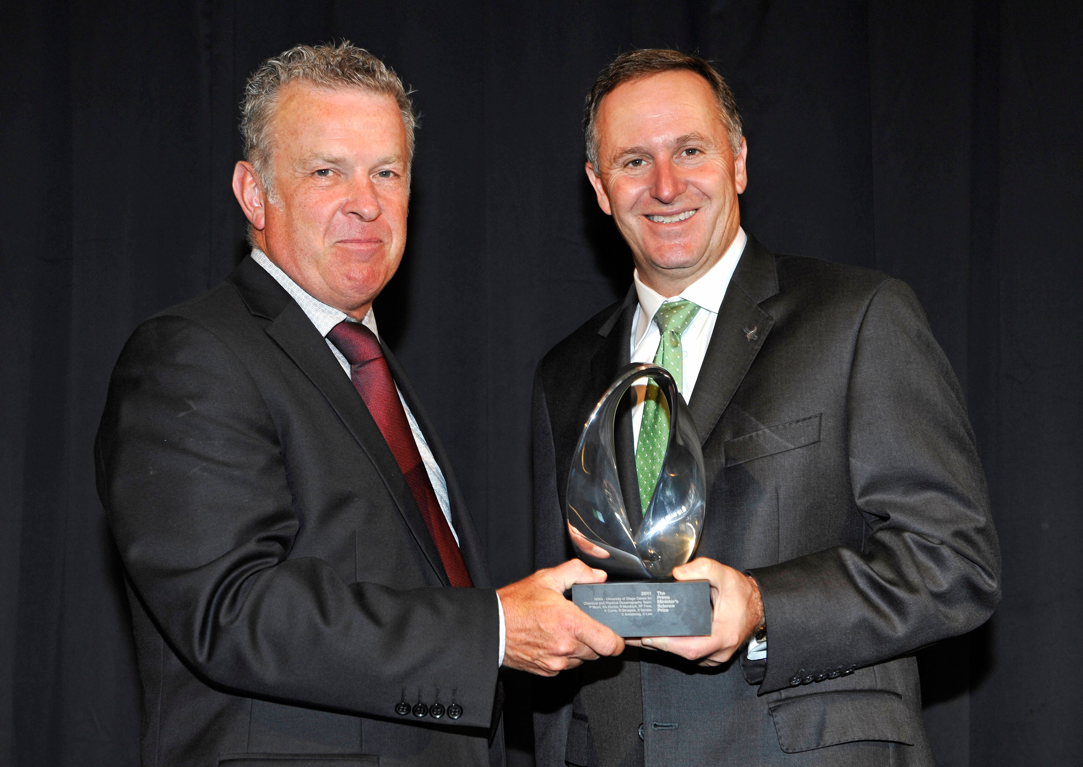 Dr Philip Boyd with PM John Key | Earth Sciences New Zealand | NIWA