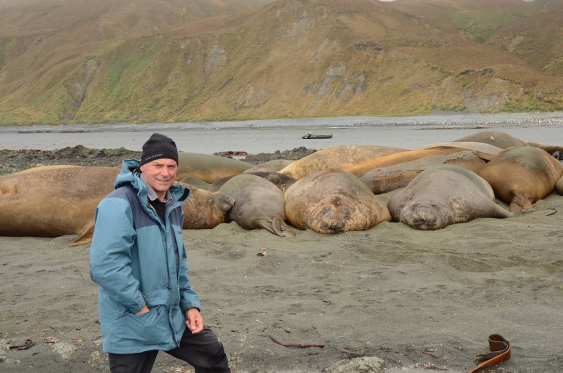 Rob Murdock with some sealions | NIWA