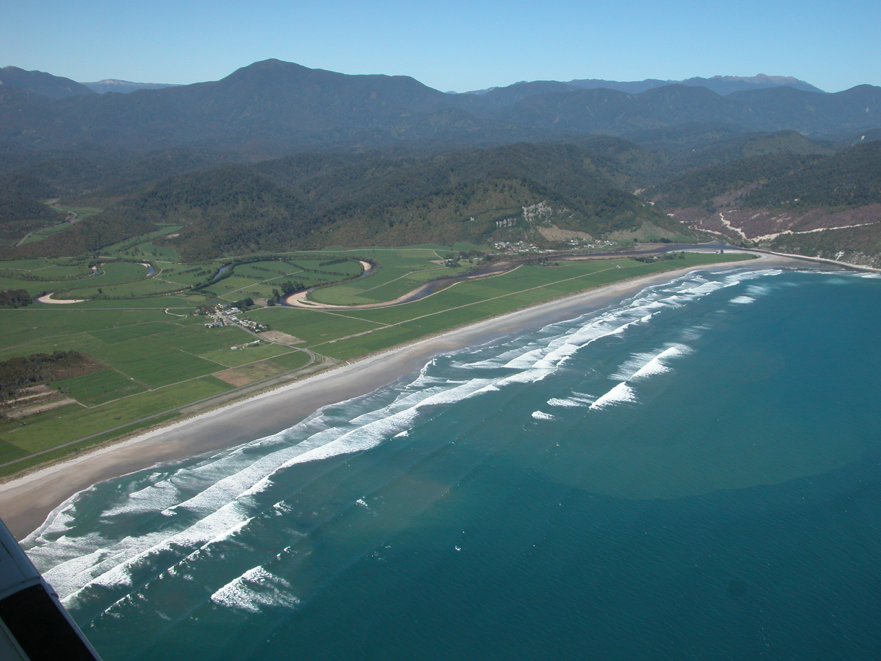 Intermediate - Transverse bar and rip | Earth Sciences New Zealand | NIWA