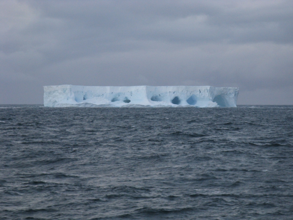First iceberg spotted | Earth Sciences New Zealand | NIWA