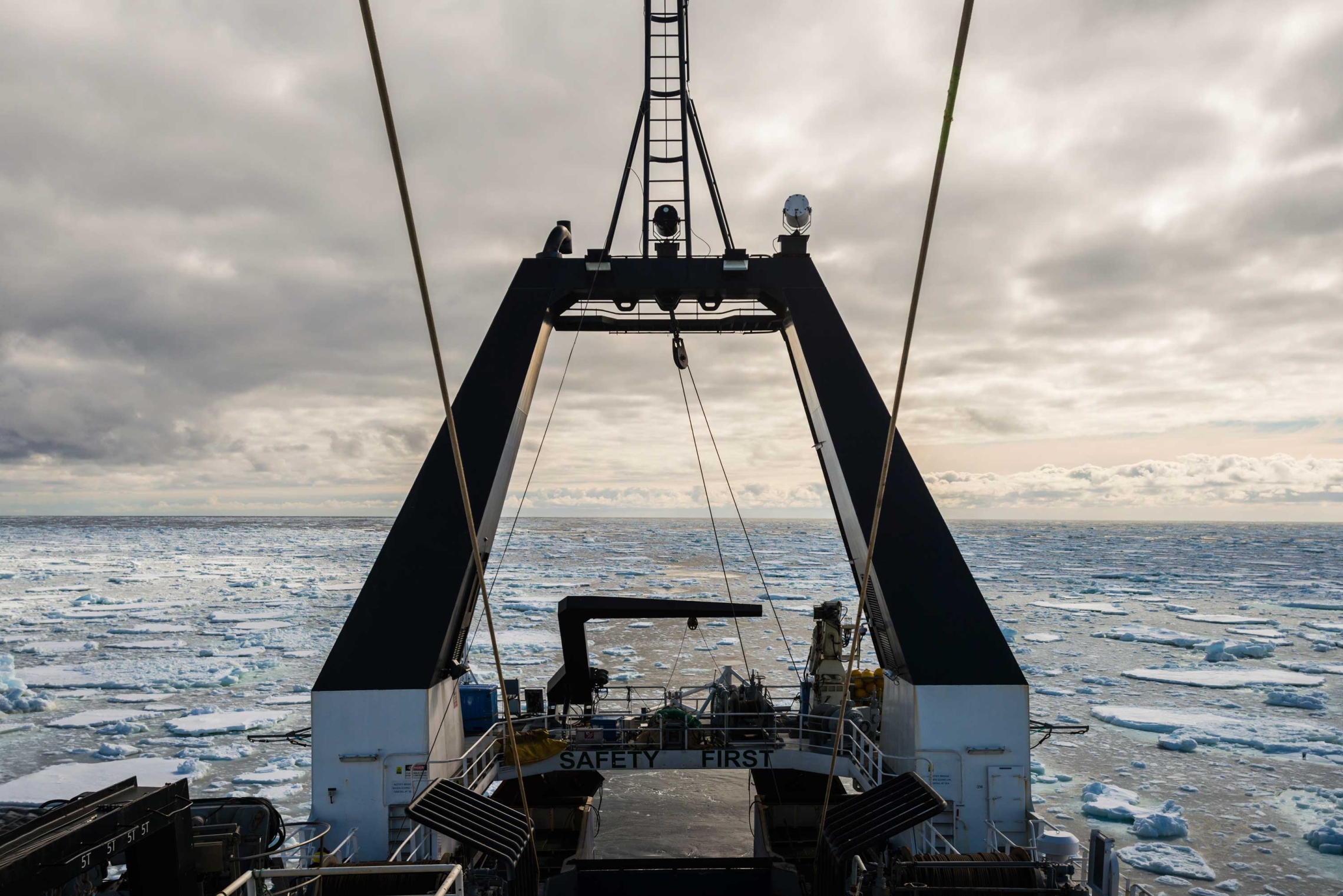 Tangaroa pushing through the ice | Earth Sciences New Zealand | NIWA